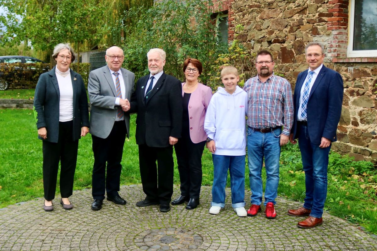 Ehrenbrief des Landes Hessen für Paul Hartmann aus Hüttenberg - Lahn ...